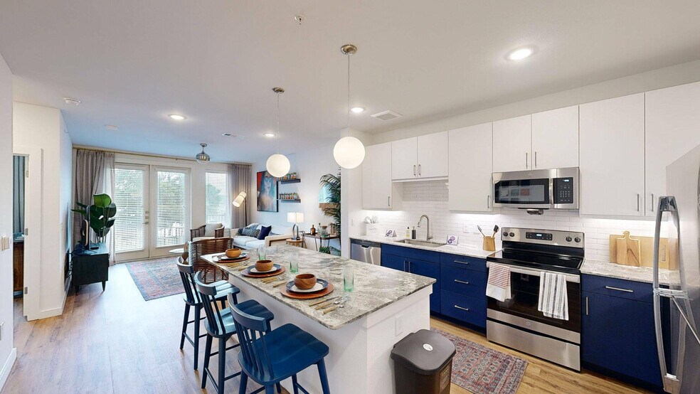 The Dacoma - 3900 Dacoma St Houston TX 77092 | Apartment Finder