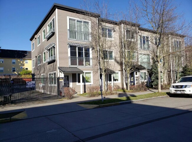 NEWLY REMODELED First Hill Condo - 2/3 bed... - 1220 E Columbia St ...
