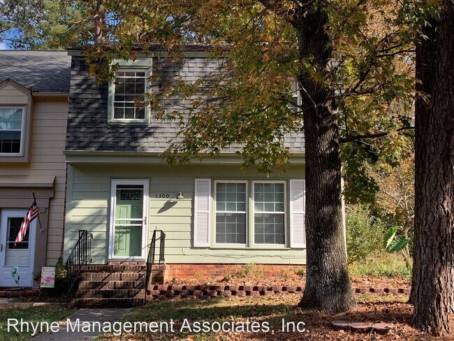 3 br, 2.5 bath House - 1300 Garden Crest C... - 1300 Garden Crest Cir ...