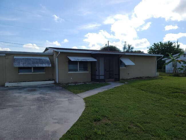 26 Homestead Rd N - 26 Homestead Rd N Lehigh Acres FL 33936 | Apartment ...