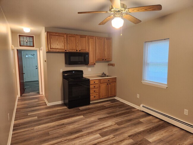 34 Mount Hope Ave - 34 Mount Hope Ave Bristol RI 02809 | Apartment Finder