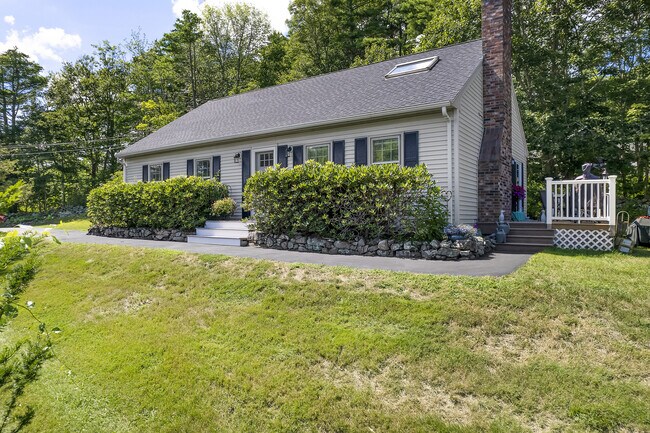 763 Shore Rd - 763 Shore Rd Cape Neddick ME 03902 | Apartment Finder