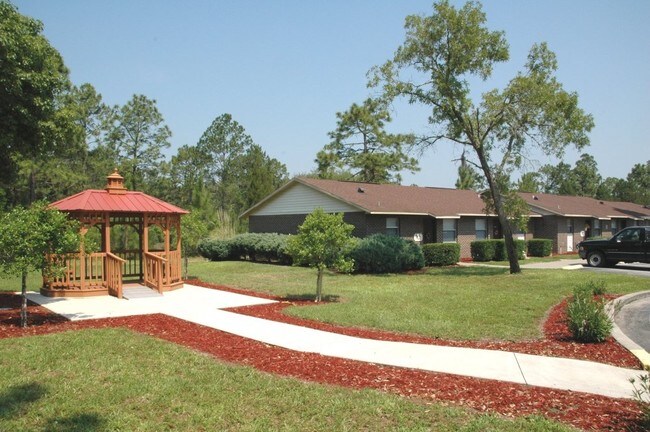 Cherry Tree Apartments - 206-208 Zeagler Dr Palatka FL 32177 ...