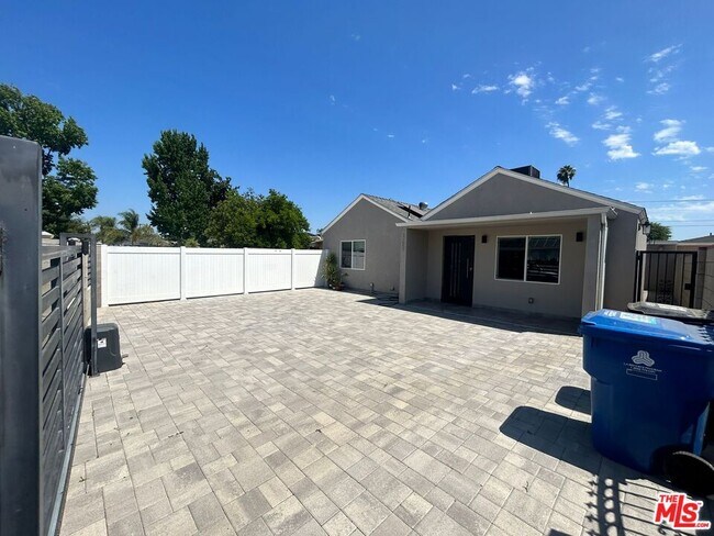 12650 Welby Way - 12650 Welby Way Los Angeles CA 91606 | Apartment Finder