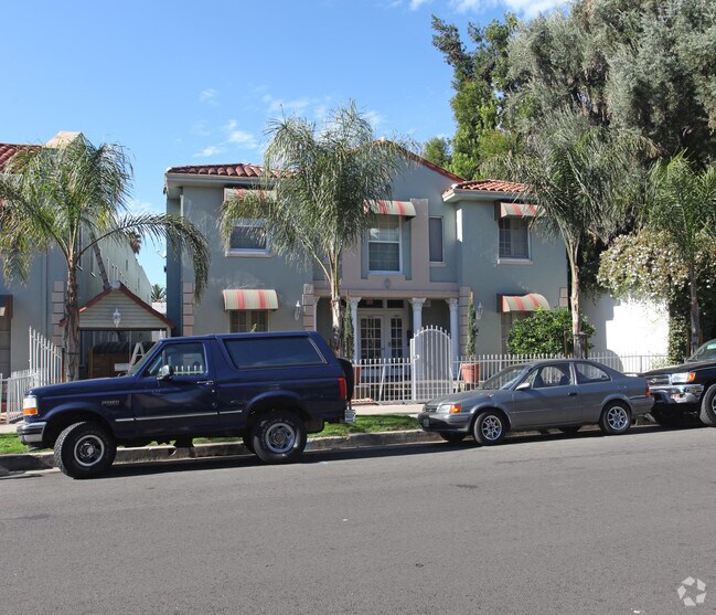 Garfield Place - 1827 Garfield Pl Los Angeles CA 90028 | Apartment Finder