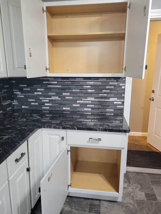 739 Liberty St - 739 Liberty St Springfield MA 01104 | Apartment Finder