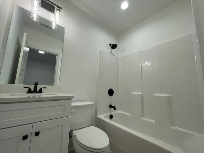 NEW CONSTRUCTION 5 BEDROOM PRE-LEASING FOR... - 406 Fourth Street ...