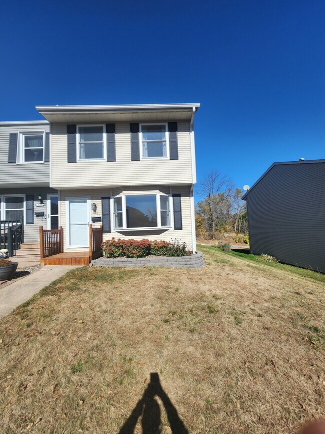 3701 Hillcrest Rd - 3701 Hillcrest Rd Dubuque IA 52002 | Apartment Finder