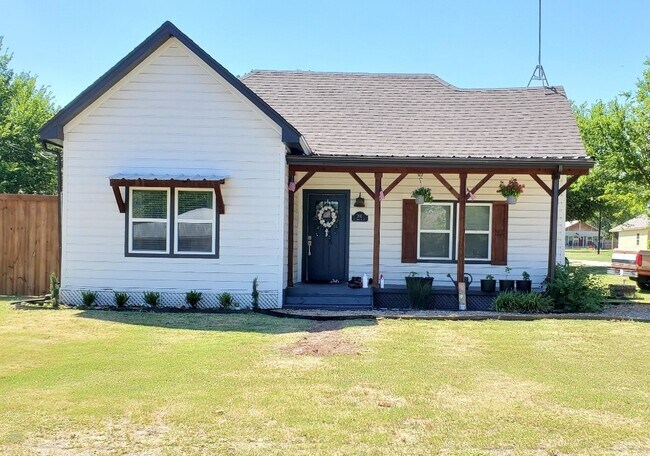 202 S Trappier St - 202 S Trappier St Alvord TX 76225 | Apartment Finder