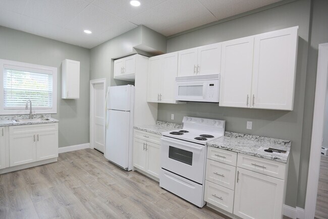 1086 Stafford Rd - 1086 Stafford Rd Fall River MA 02721 | Apartment Finder