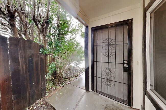 Spacious Halfplex in Florin's Duplex Village - 7339 Sakura Ct ...