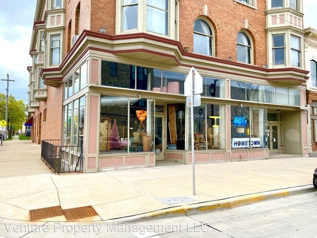 900 S 5th St - 900 S 5th St Milwaukee WI 53204 | Apartment Finder