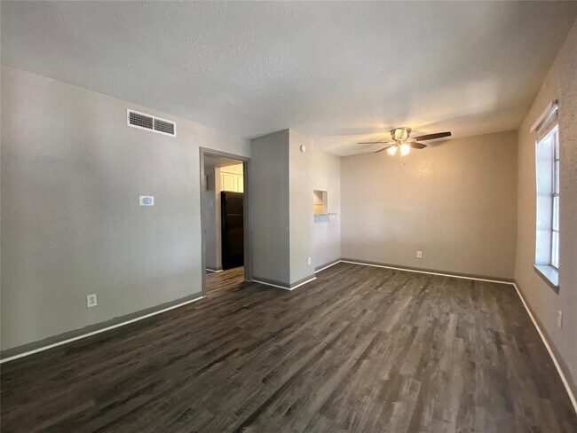1200 S Loop 336 W - 1200 S Loop 336 W Conroe TX 77304 | Apartment Finder