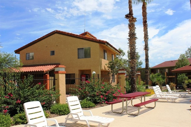 Pantano Crossing - 445 N Pantano Rd Tucson AZ 85710 | Apartment Finder