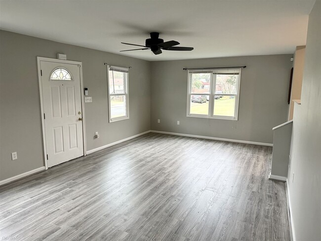 2 br, 1 bath Duplex - 3932 Fairfax Street - 3932 Fairfax St Dumfries VA ...