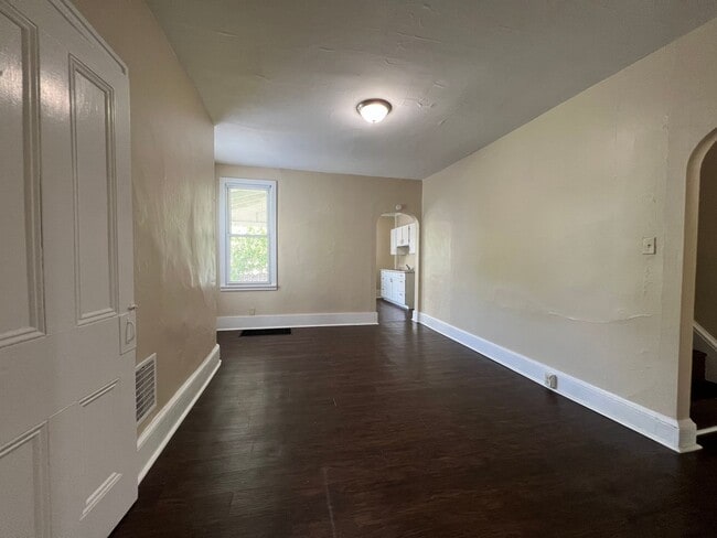 Updated 2BR Townhouse now available! - 121 Bausman St Pittsburgh PA ...