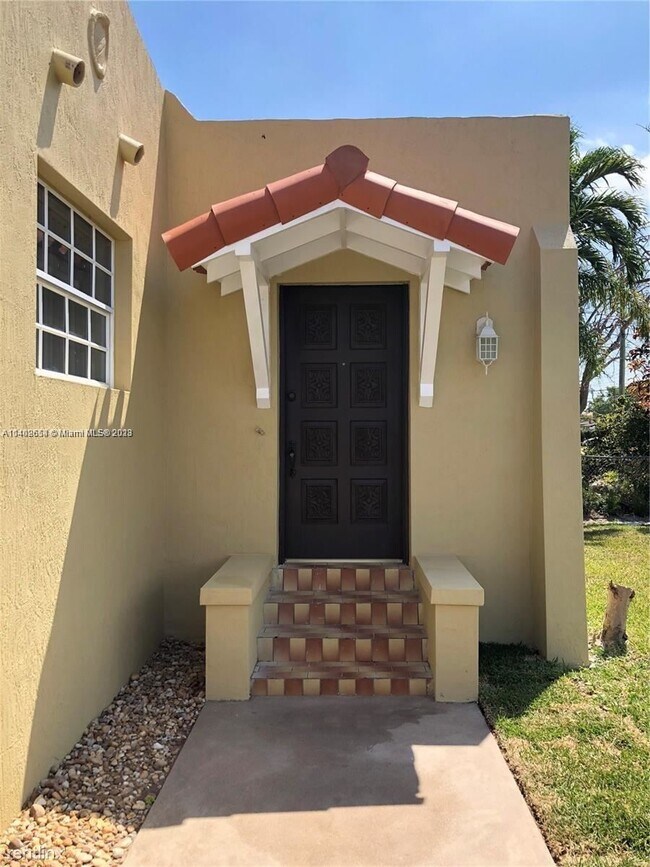 2 br, 2 bath House - 2831 SW 64th Ave # 1 - 2831 SW 64th Ave Miami FL ...