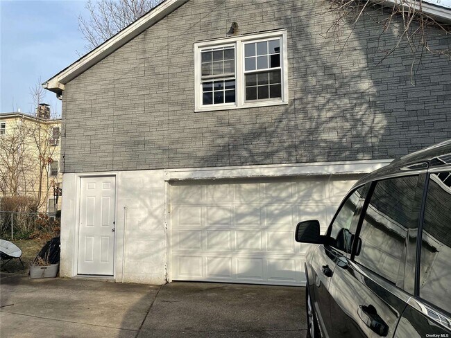 33 Forest Row - 33 Forest Row Great Neck NY 11024 | Apartment Finder