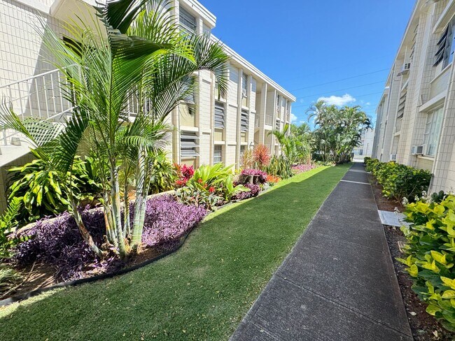 Pearlridge Gardens and Tower - 98-1032-1032 Moanalua Rd Aiea HI 96701 ...