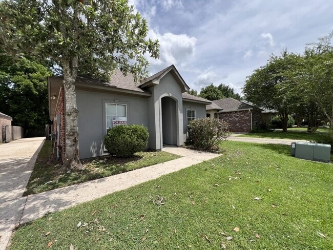 Beautiful 3BR Home in Sought-After Beau Pré off River Rd – Open Floor ...