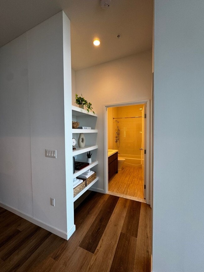 1/1/1 Penthouse Unit at Park on Keeaumoku - Fabulous Views! - 1515 ...