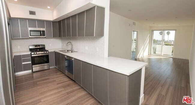 3618 Dunn Dr - 3618 Dunn Dr Los Angeles CA 90034 | Apartment Finder