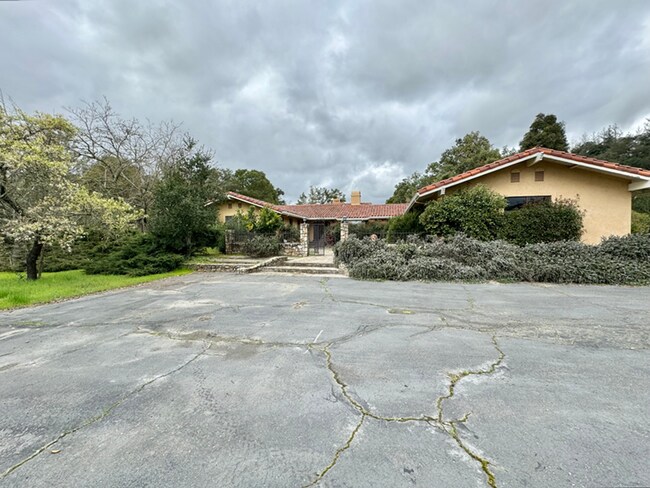 Three Bedroom St. Helena Home with Beautif... - 3 Zinfandel Ln St ...