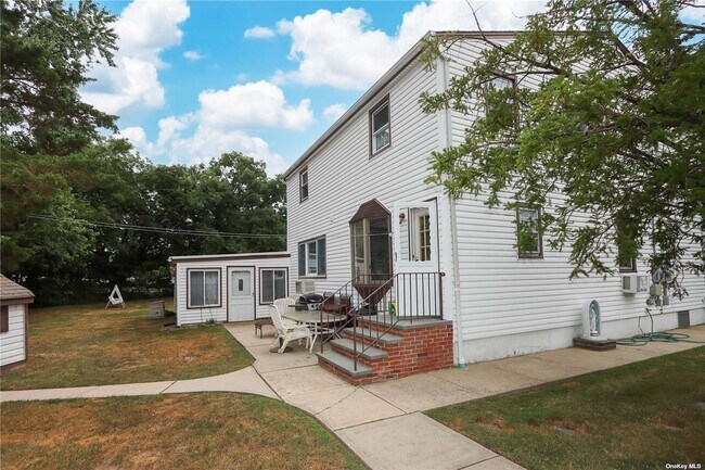 59 Laurel Rd - 59 Laurel Rd Lindenhurst NY 11757 | Apartment Finder