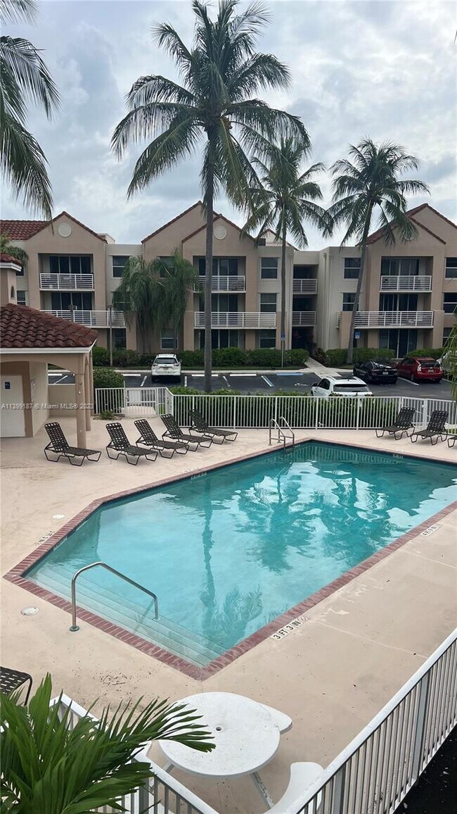 2711 Ocean Club Blvd - 2711 Ocean Club Blvd Hollywood FL 33019 ...