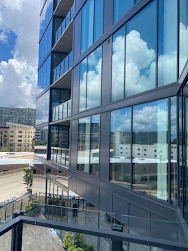 High Rise Condo Living at Its Best!!!! - 788 W Marietta St NW Atlanta ...