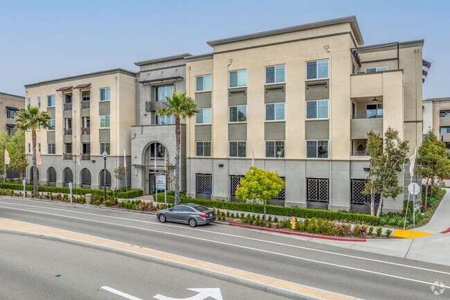Oxford Flats - 2800 Wagon Wheel Rd Oxnard CA 93036 | Apartment Finder