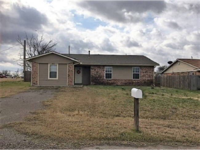 802 Geronimo St - 802 Geronimo St Geronimo OK 73543 | Apartment Finder