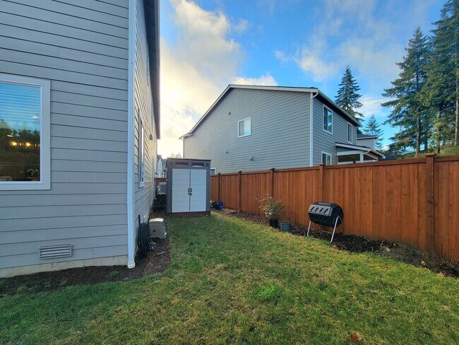 Gorgeous 4 bed close to Ridgetop schools - 10175 Ramble Dr NW Bremerton ...