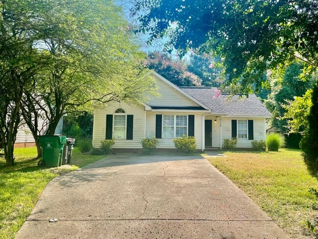 Adorable 3 bedroom 2 bath Ranch style home... - 5110 June Furr Rd ...