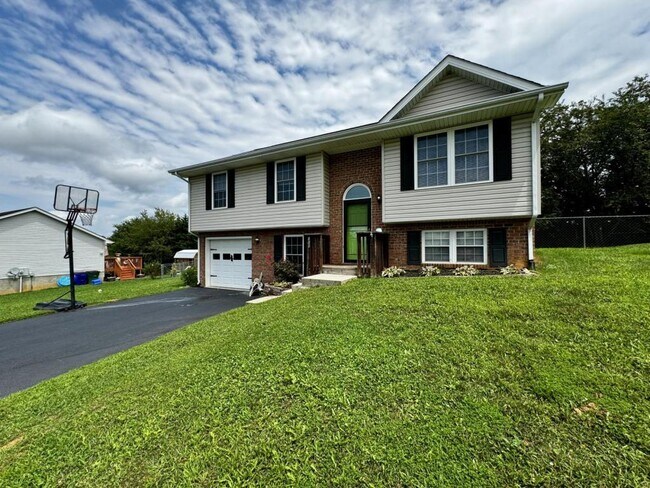 115 Ashton Ct - 115 Ashton Ct Christiansburg VA 24073 | Apartment Finder