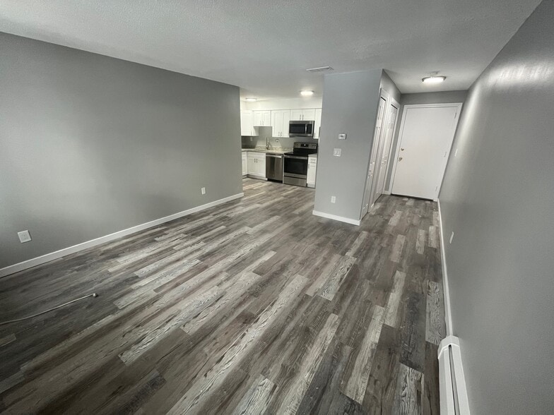 Manchester Main Apartments - 208-210 Main St Manchester CT 06042 ...