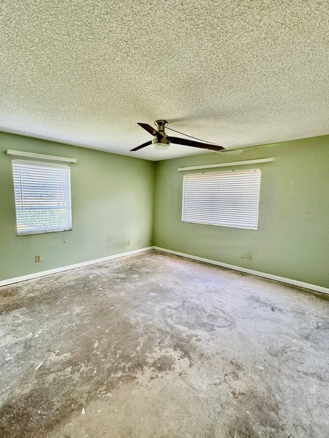 Charming 2 bed/ 2 bath in Royal Palm Villas - 600 Royal Palm Blvd Vero ...