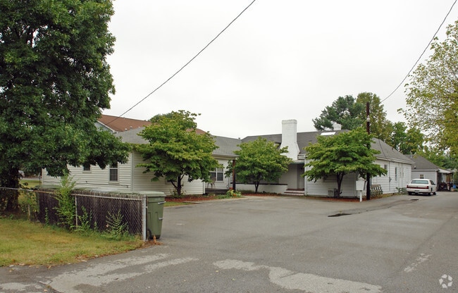 813 Apperson Dr - 813 Apperson Dr Salem VA 24153 | Apartment Finder