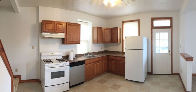 2 Bedroom Single Family House in Lawrencev... - 147 40th St Pittsburgh ...