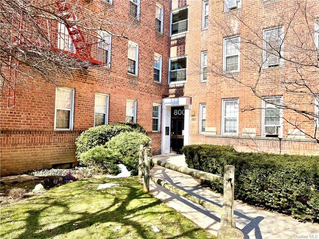 800 Bronx River Rd - 800 Bronx River Rd Yonkers NY 10708 | Apartment Finder