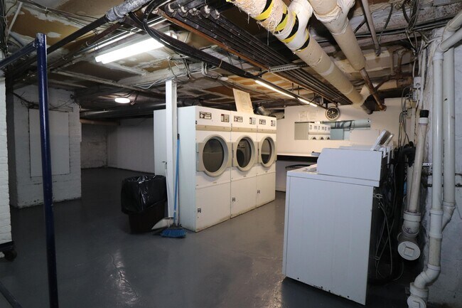 6045 Boulevard E - 6045 Boulevard E West New York NJ 07093 | Apartment ...