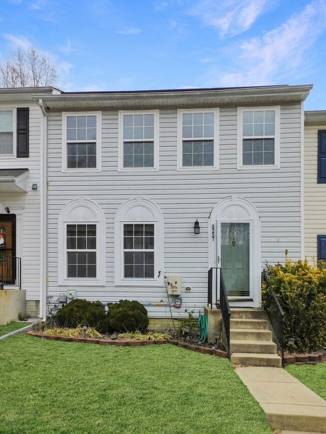 Townhouse with finished basement - 8257 Silverton Ct Chesapeake Beach ...