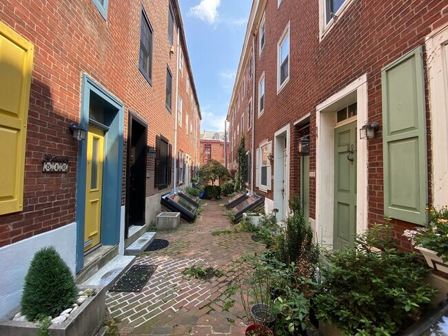 Trinity House in Amazing Society Hill Neig... - 510 S Hancock St ...