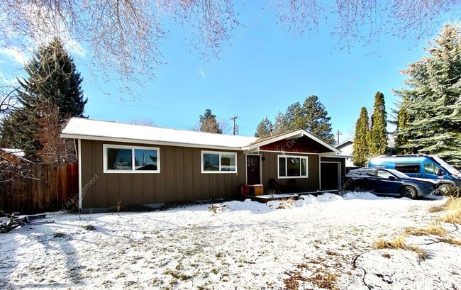 *Unfurnished* Charming Single-Story 3-Bedroom, 2-Bathroom Rancher with ...