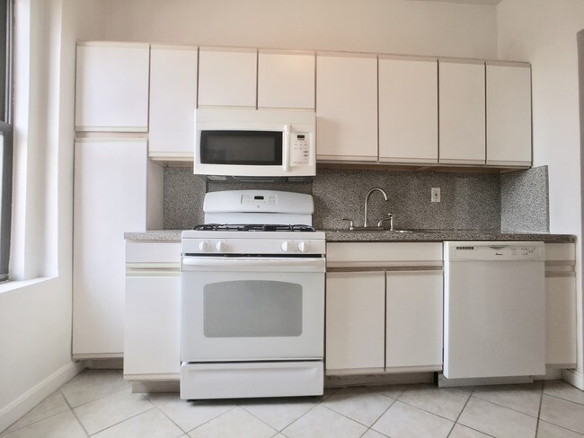 590 Fort Washington Ave - 590 Fort Washington Ave New York NY 10033 ...