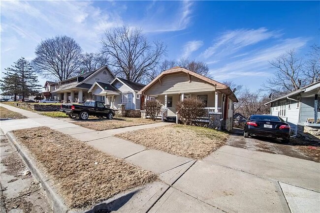 Updated Bungalow in KC - 5006 Euclid Ave Kansas City MO 64130 ...