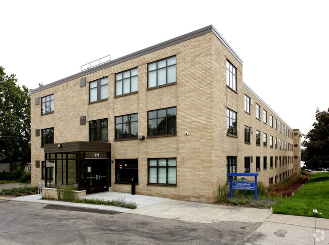 Lexington Commons - 375 Lexington Pky Saint Paul MN 55104 | Apartment ...