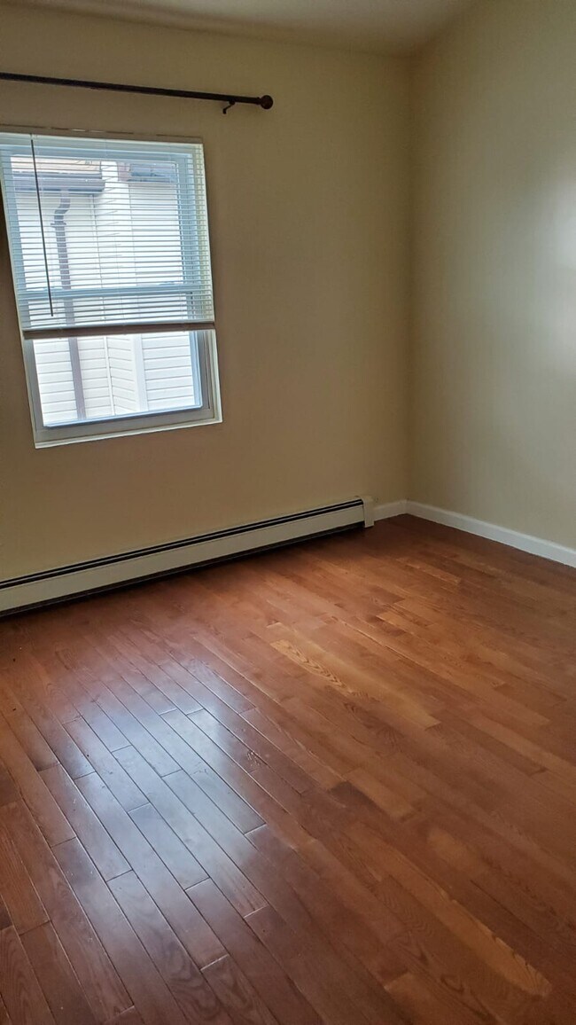 24127 147th Dr - 24127 147th Dr Rosedale NY 11422 | Apartment Finder