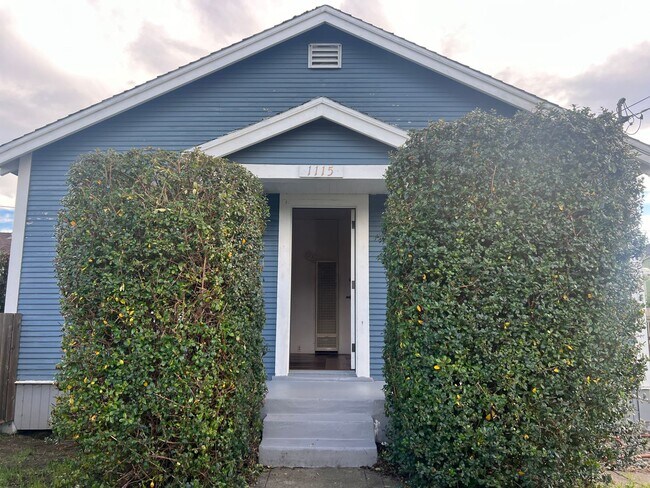 Eureka, House - 1115 I St Eureka CA 95501 | Apartment Finder
