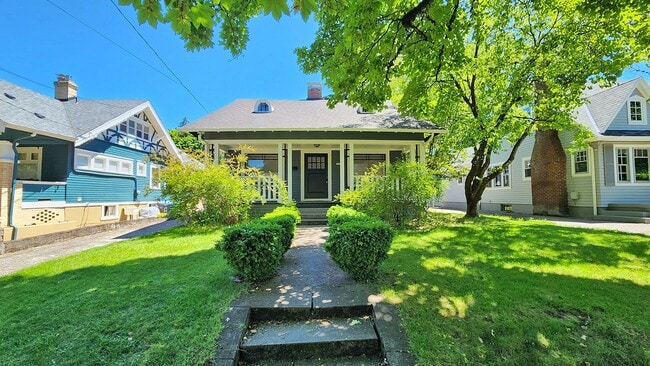 Beautiful Irvington 4 Bedroom Bungalow - 3414 NE 17th Ave Portland OR ...